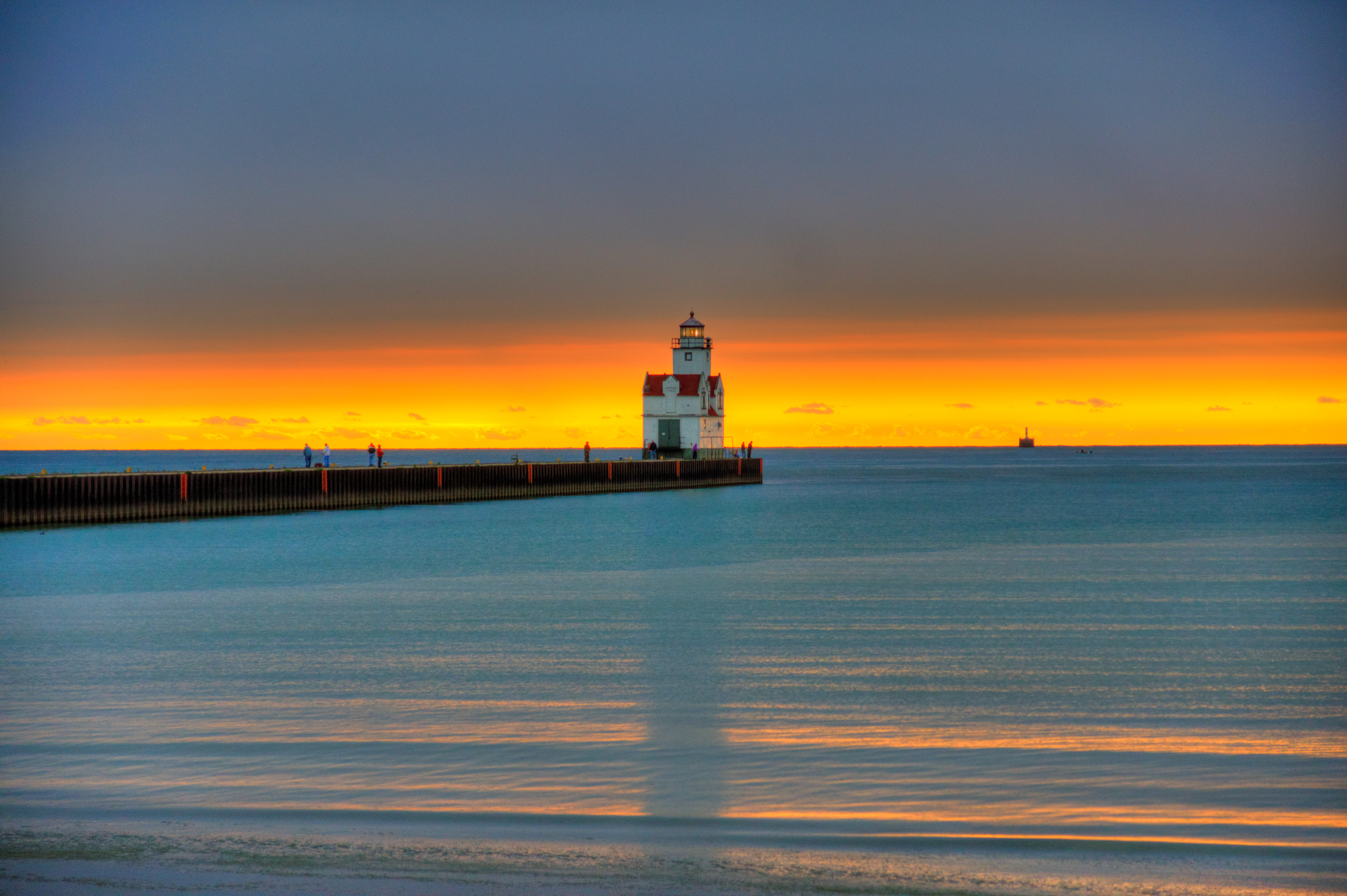 Lighthouse Pr0n - Errant Artist